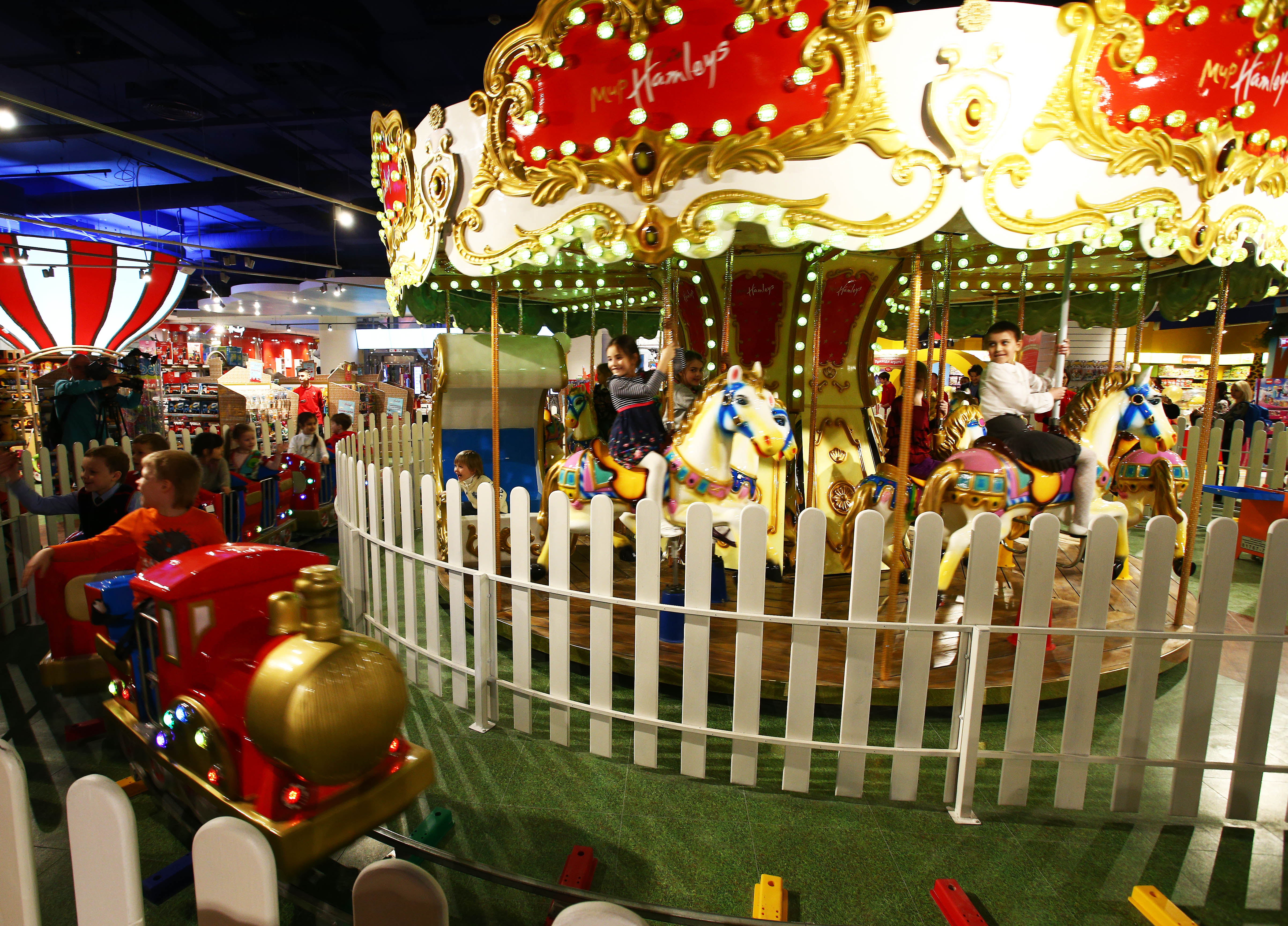 Fitch behind design of Hamleys Moscow store - Design Week