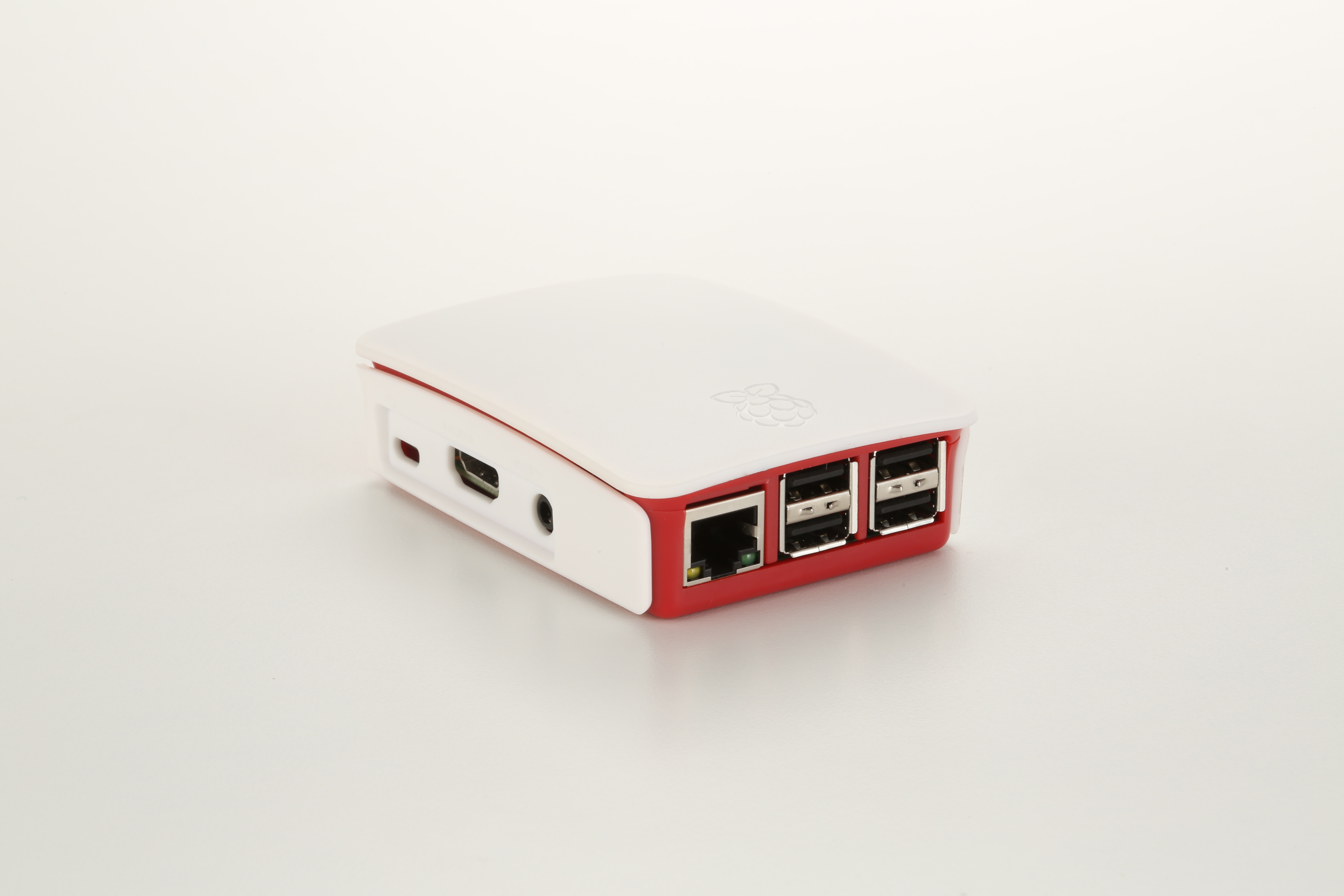 Kinneir Dufort designs Raspberry Pi’s first official accessory - Design ...