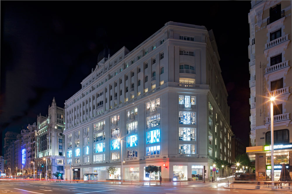 New Primark flagship store includes 11 LED screens - Design Week