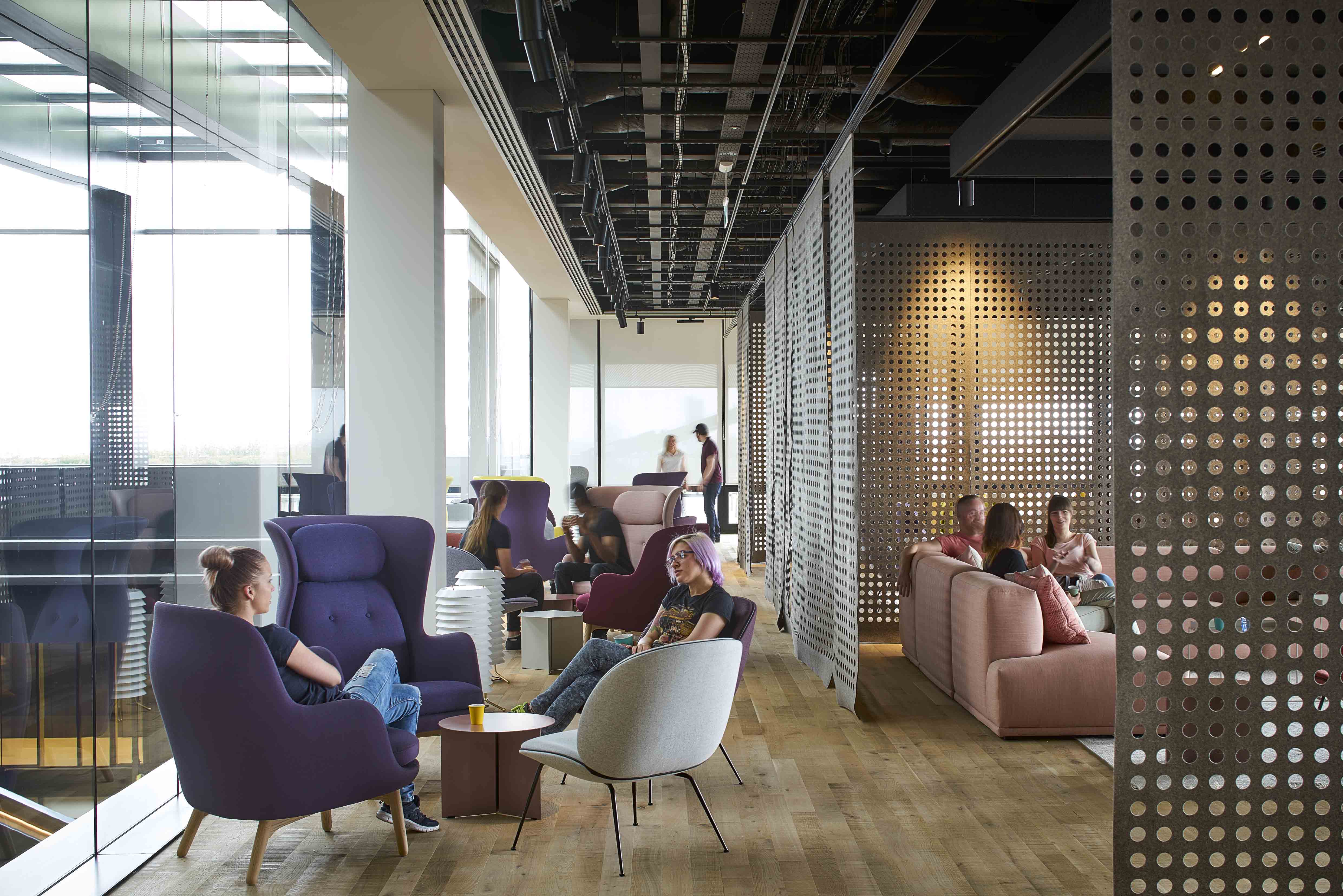 Google’s King’s Cross office: modular meeting rooms and Bowie-inspired ...