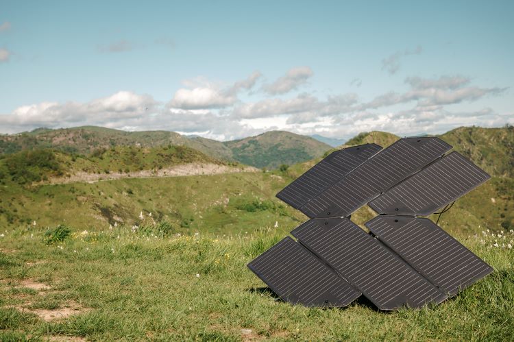 Italian tech start-up Levante designs origami-inspired solar panel ...