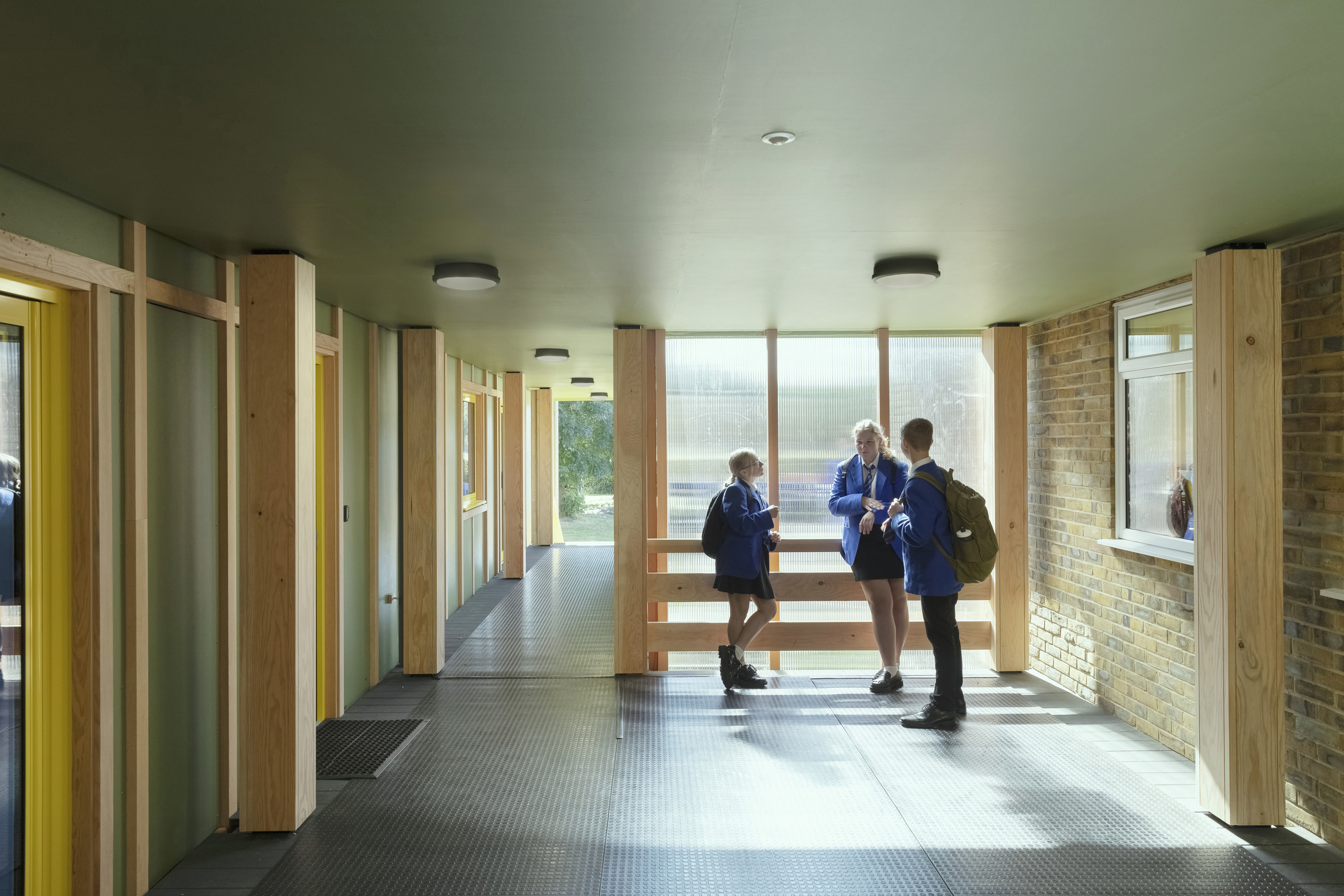 UK’s biggest sign-language school opens new teaching space - Design Week