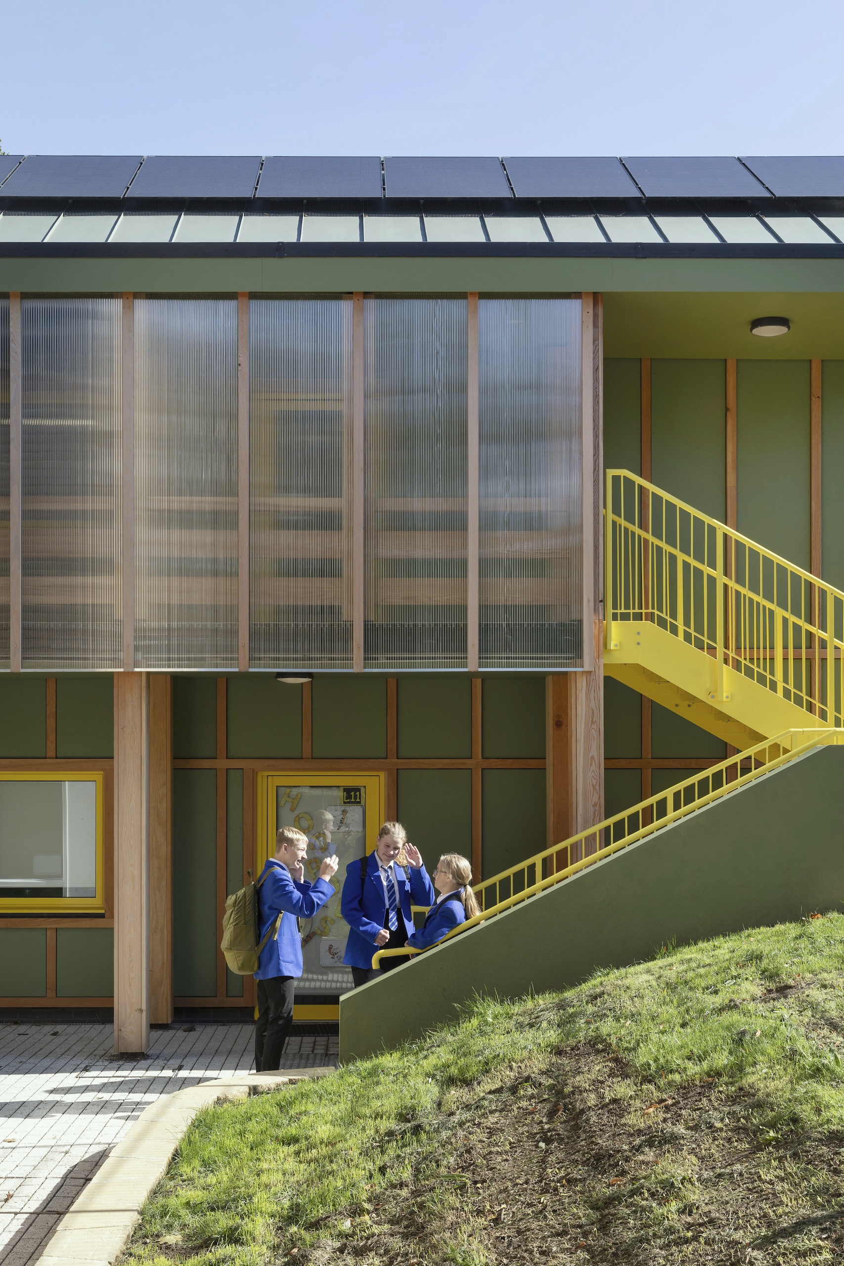 UK’s biggest sign-language school opens new teaching space - Design Week