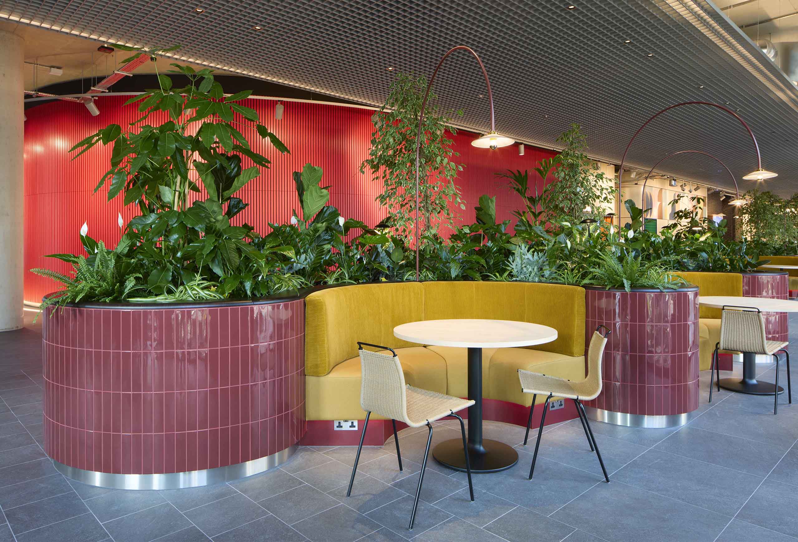 Ab Rogers Design creates LinkedIn’s first Experience Centre in London ...