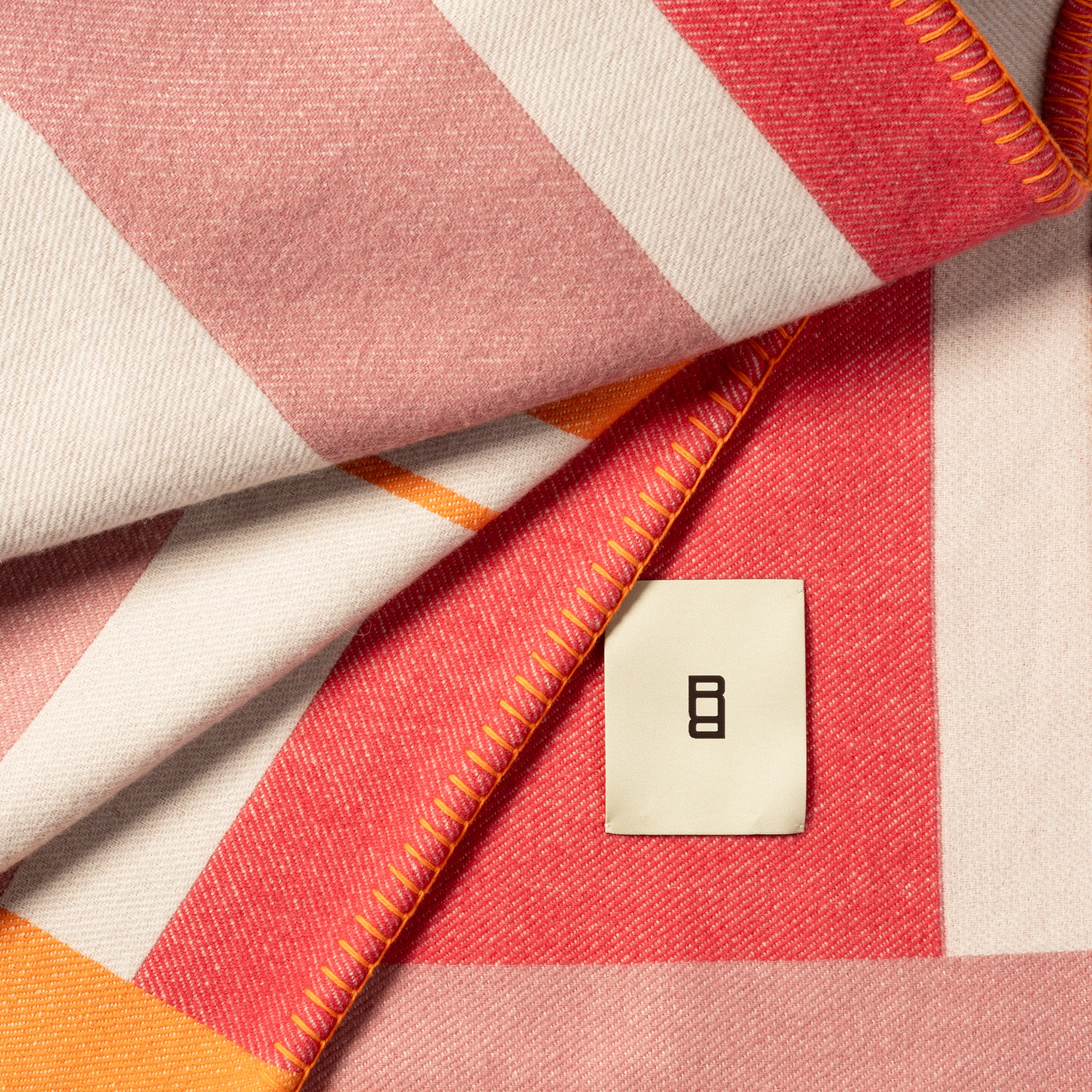 Range Rover “recodes DNA” with new wordmark and motif - Design Week